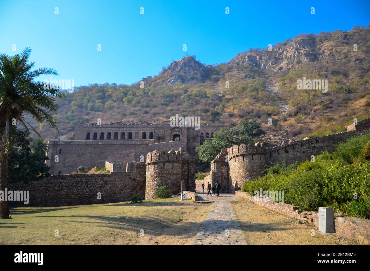 Ruins of 17th century Bhangarh Fort at Alwar Village in Rajasthan ...