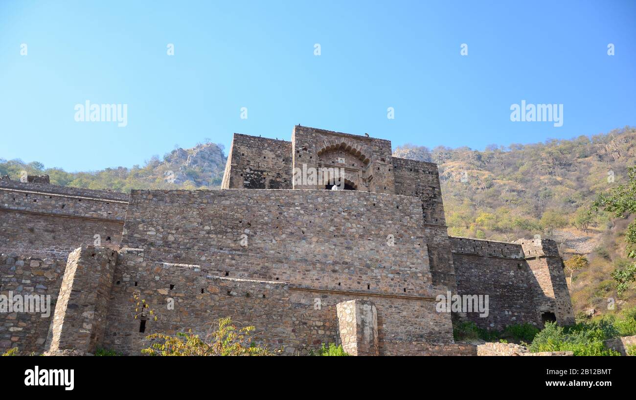Ruins of 17th century Bhangarh Fort at Alwar Village in Rajasthan ...