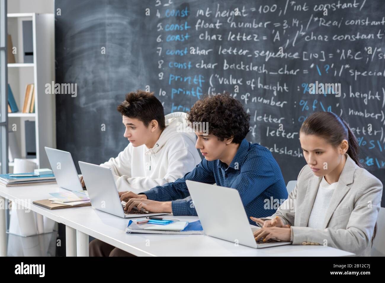 Students using laptops in hi-res stock photography and images - Alamy