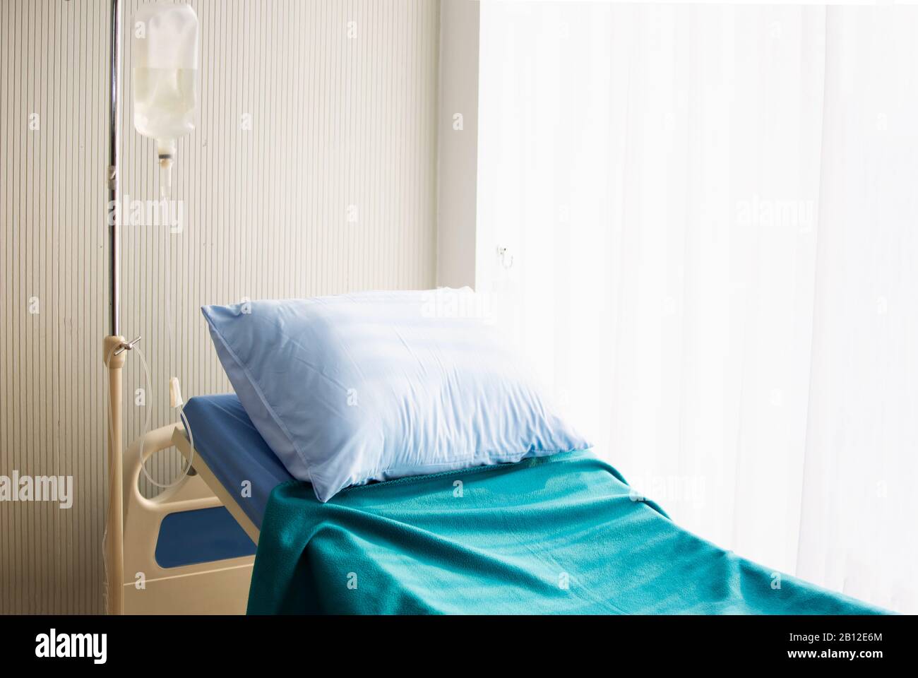 Hospital room in clinic empty hi-res stock photography and images - Alamy