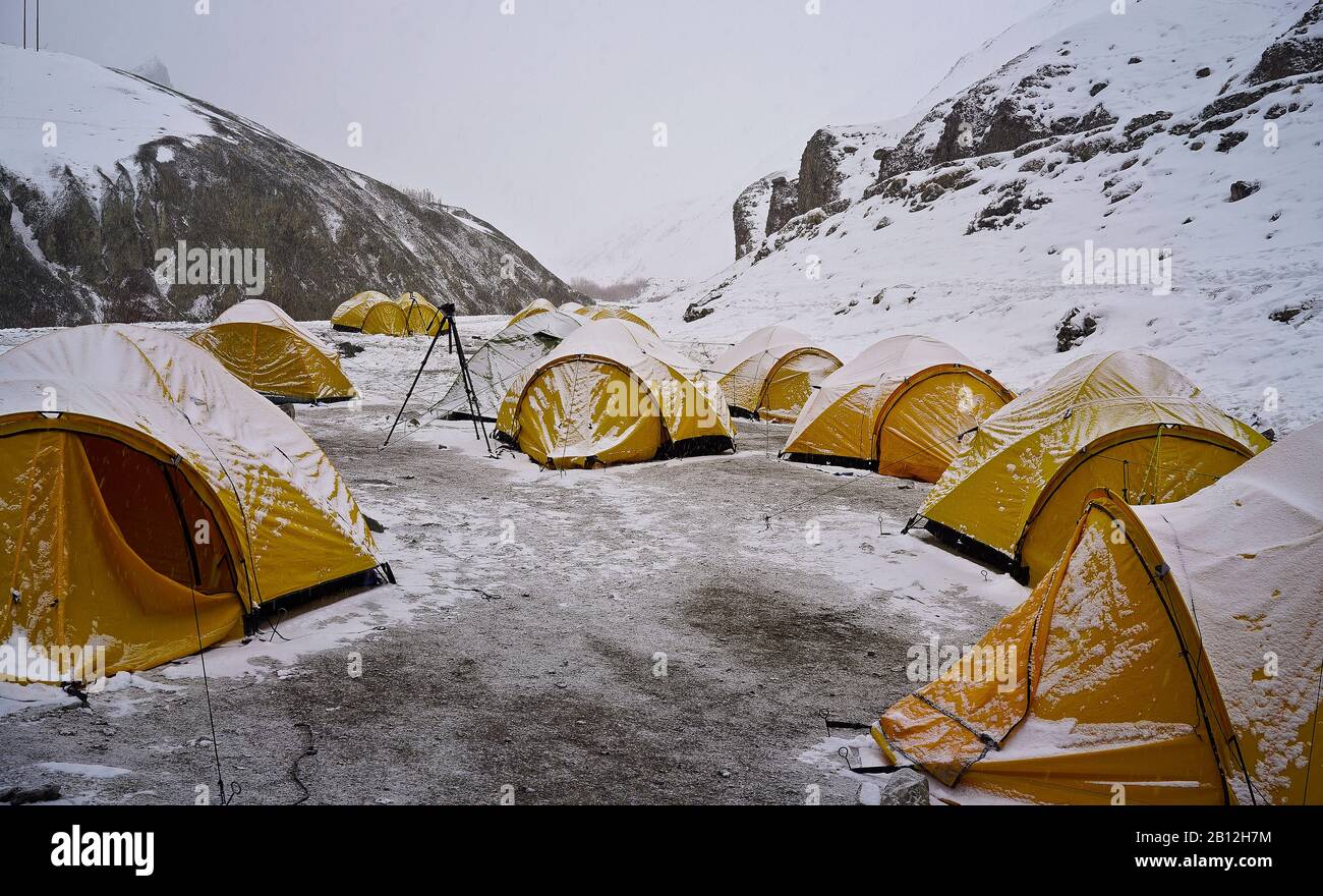 Snow leopard expedition campsite. Rumbak valley. Hemis National Park ...