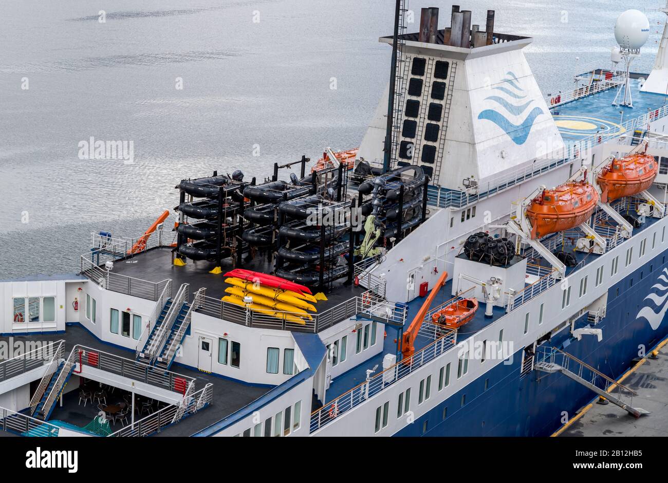 Exploration cruise ship hi-res stock photography and images - Alamy