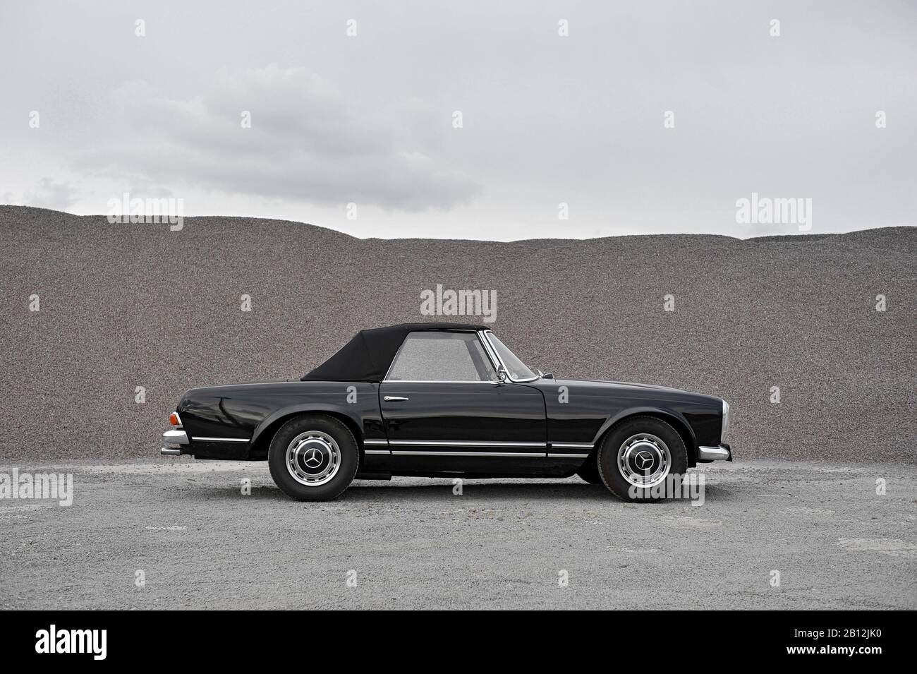 Mercedes Benz 230 SL Pagode,vintage car,collectible,collector's vehicle ...