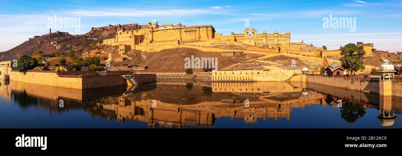 Amber Fort, full view panorama, Jaipur, Rajasthan. India Stock Photo ...