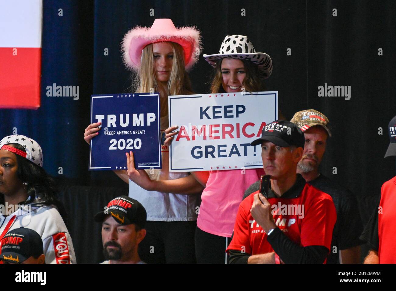 Trump supporters signs wall hi-res stock photography and images - Alamy
