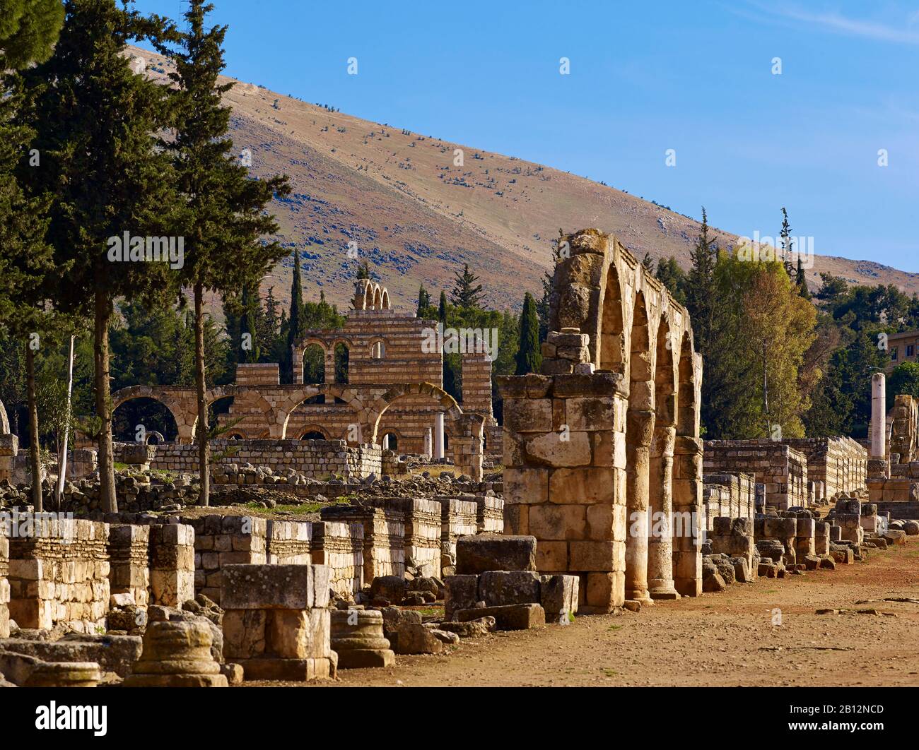 Ancient middle east architecture hi-res stock photography and images ...