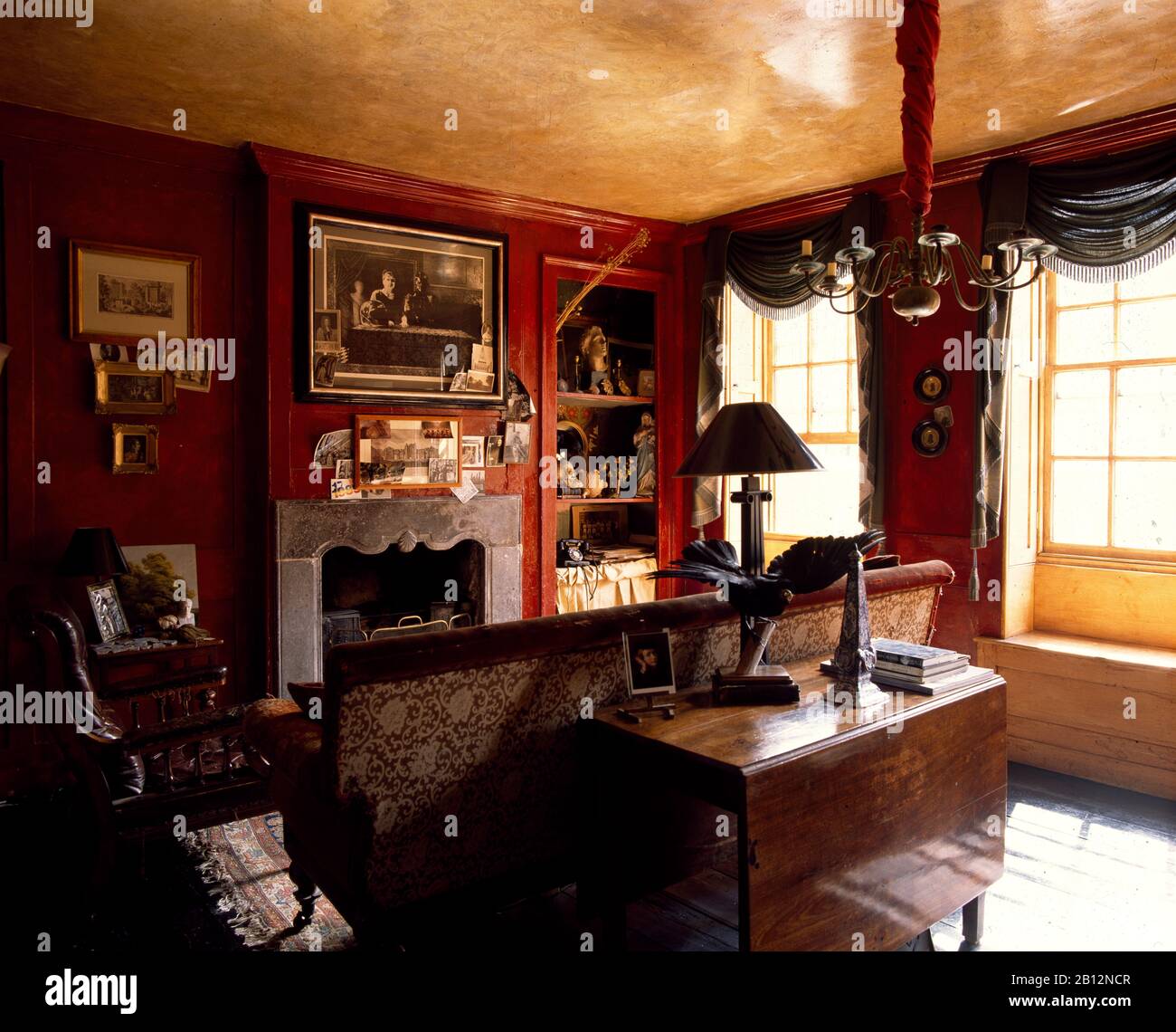 Regency living hi-res stock photography and images - Alamy