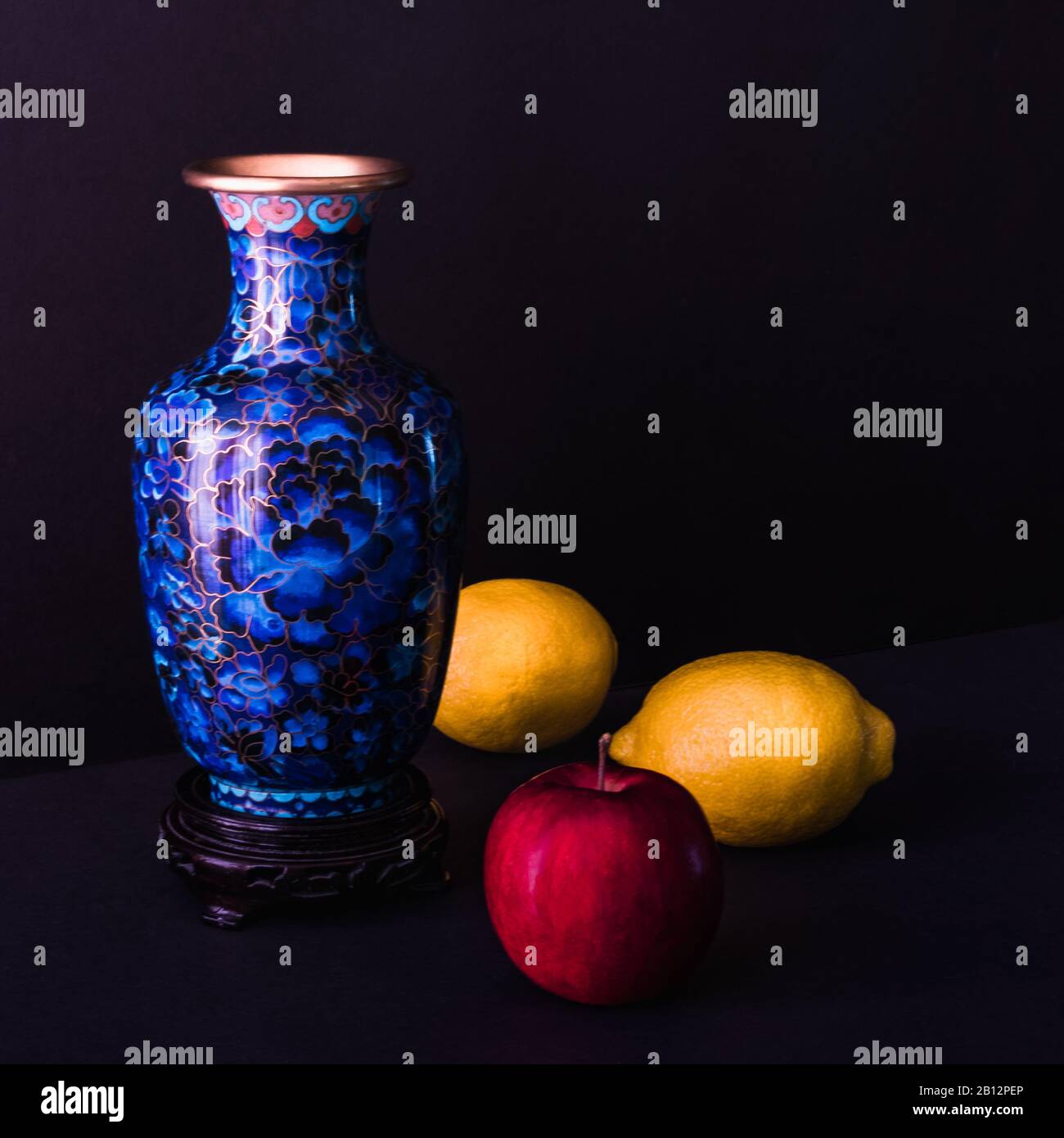 Cloisonne vase hi-res stock photography and images - Alamy