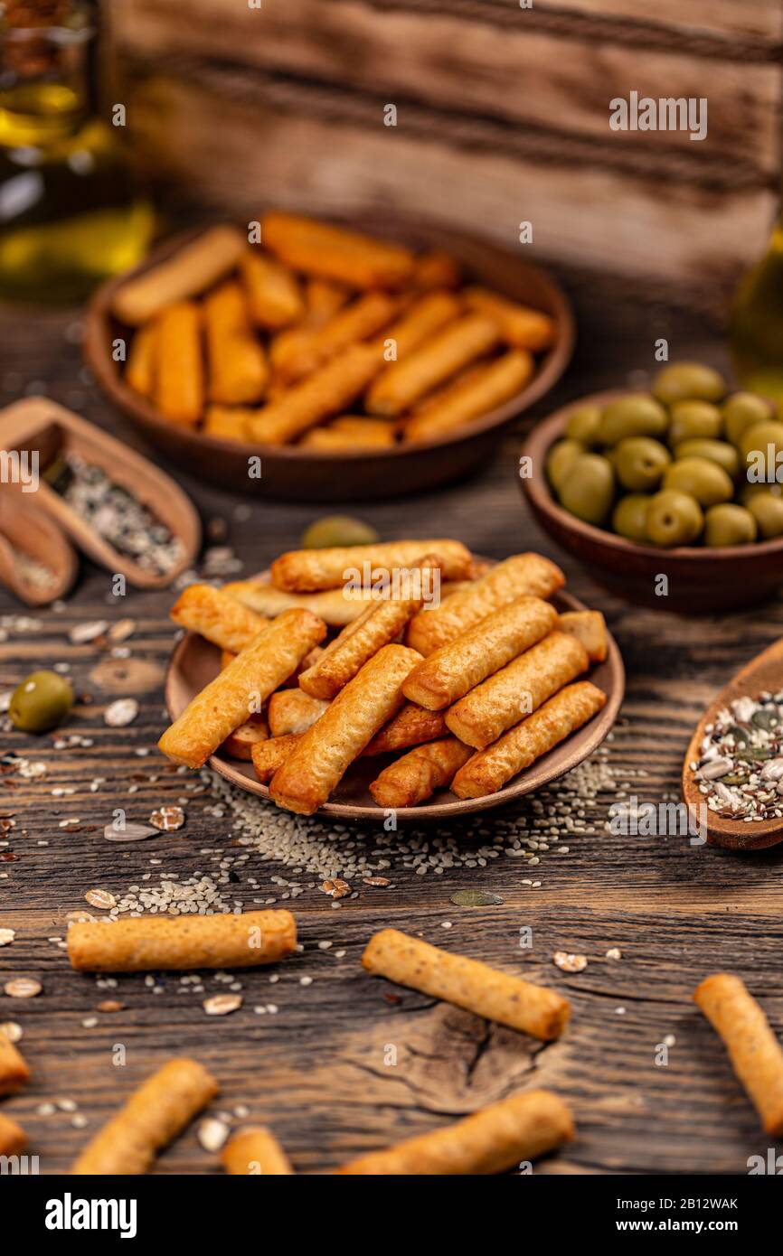 Small sized breadsticks, grissini, ready to serve as appetizers Stock ...