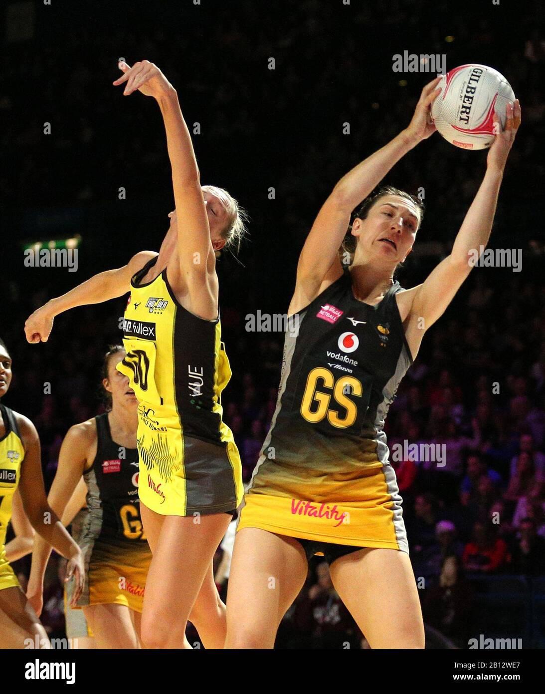 Manchester Thunder's Emma Dovey (left) and Wasps Netball's Rachel Dunn ...
