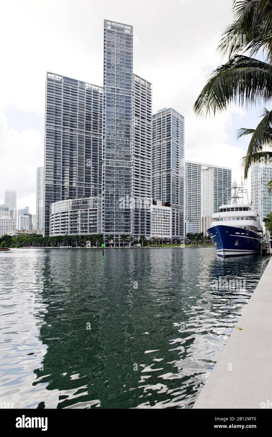 Epic marina and miami river walk hi-res stock photography and images ...