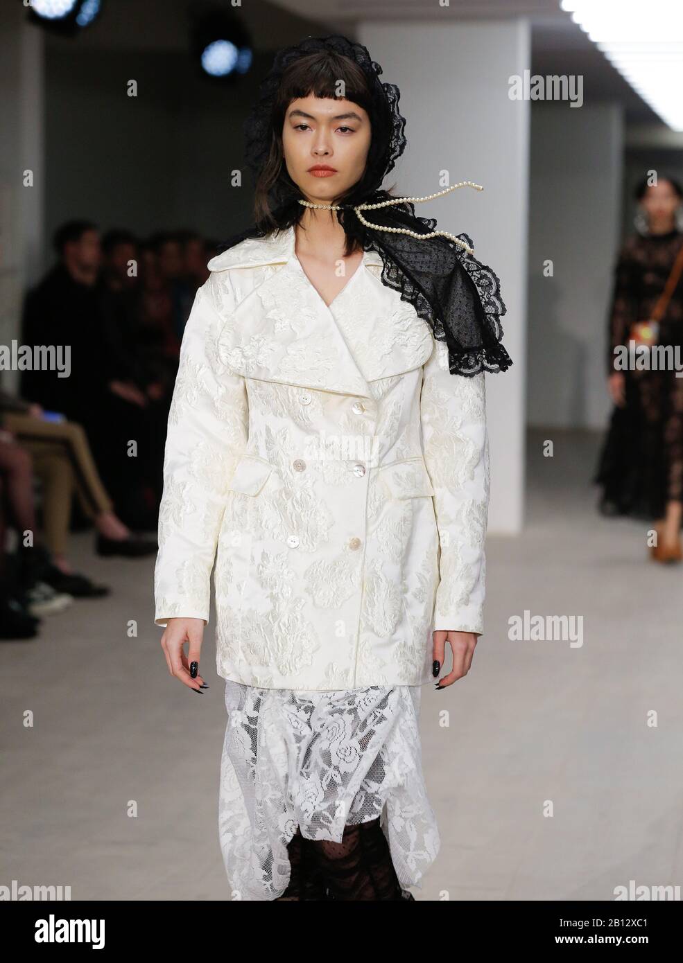 Fashion designer Yuhan Wang new fashion collection catwalk autumn ...