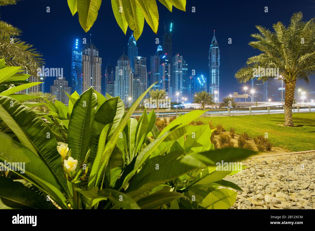Dubai marina uae hi-res stock photography and images - Alamy