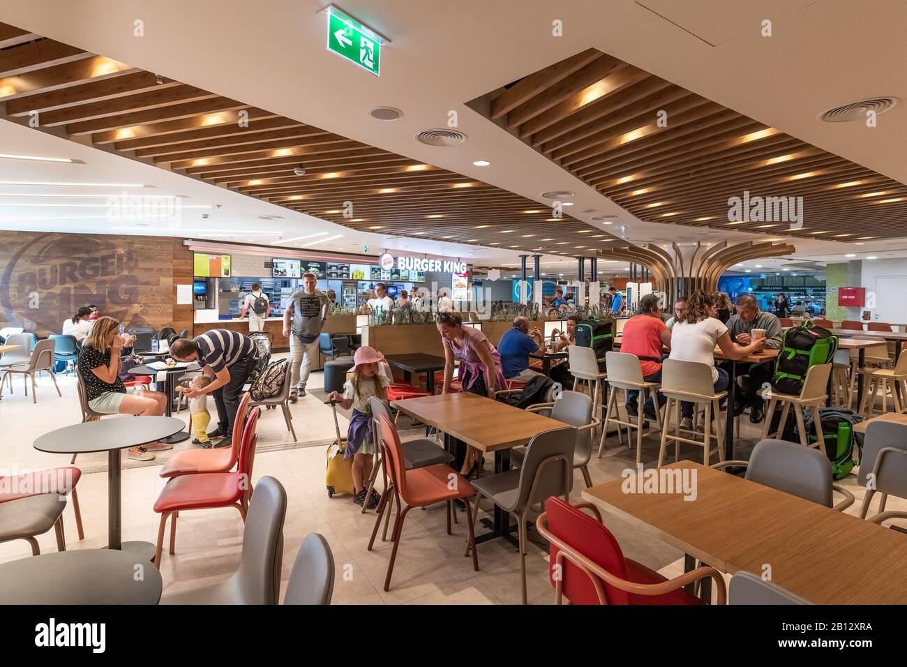 Inside airport food court hi-res stock photography and images - Alamy