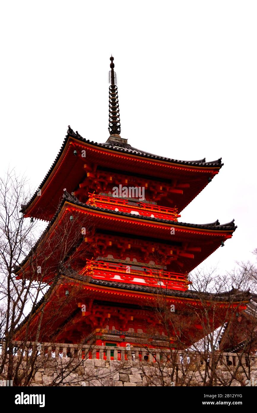 View of the wonderful pagoda Koyasu in the Kiyomizu complex, Kyoto ...