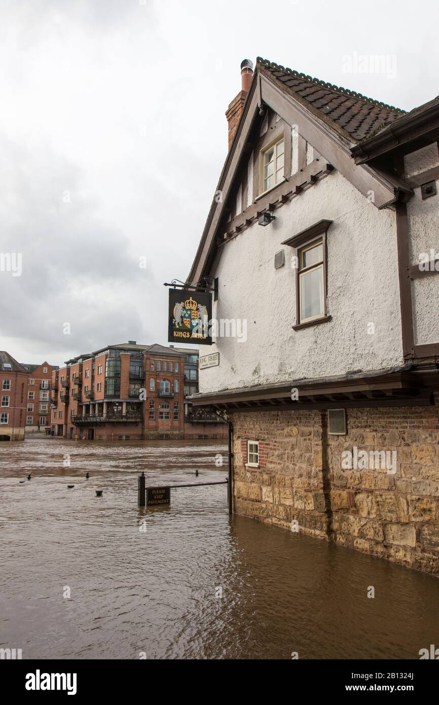 Overflowing with water hi-res stock photography and images - Alamy