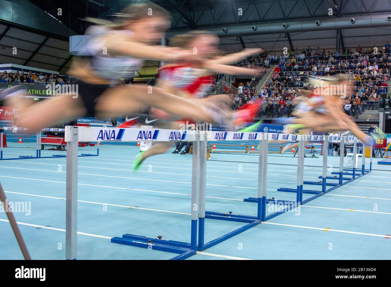 Women 60 m hurdles hi-res stock photography and images - Alamy