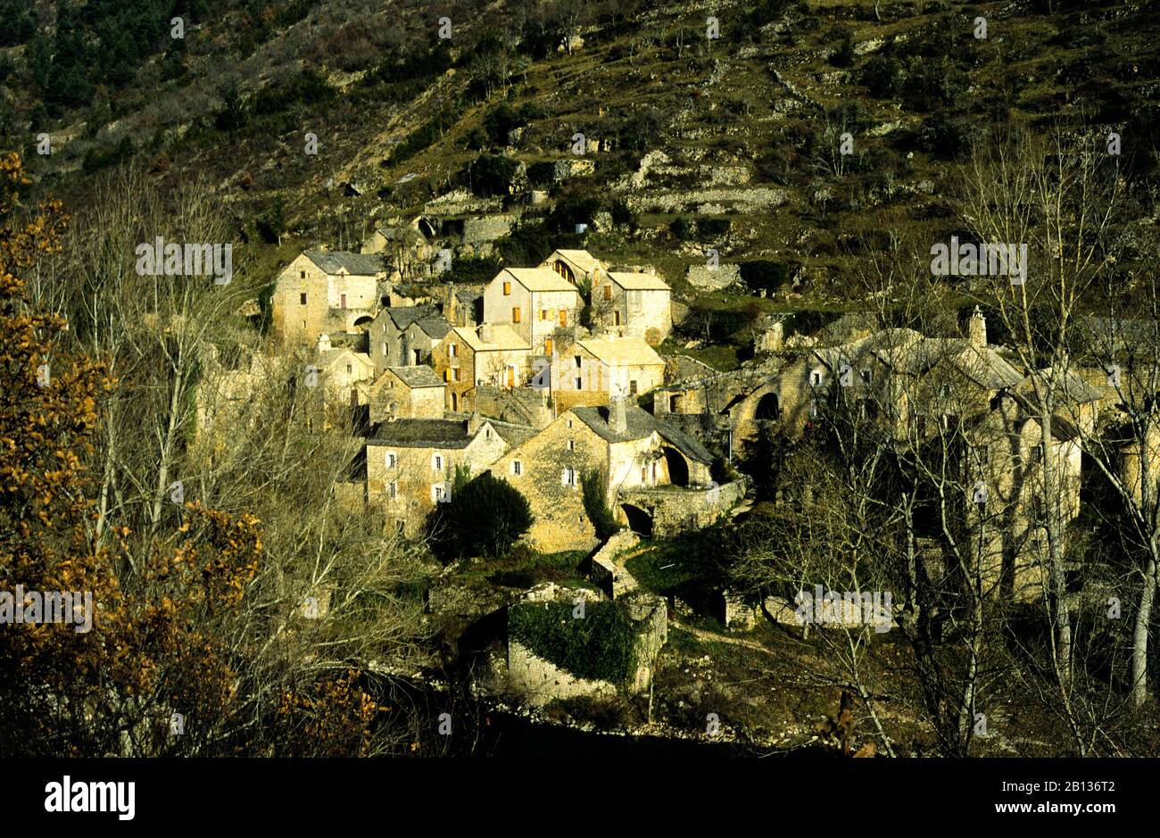 Stone Houses at Hauterives, on left bank of the Tarn River, Gorges du ...