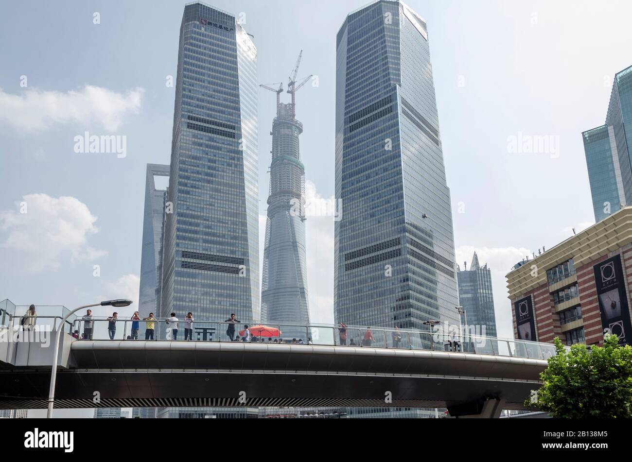Pudong bridge skyscraper hi-res stock photography and images - Alamy