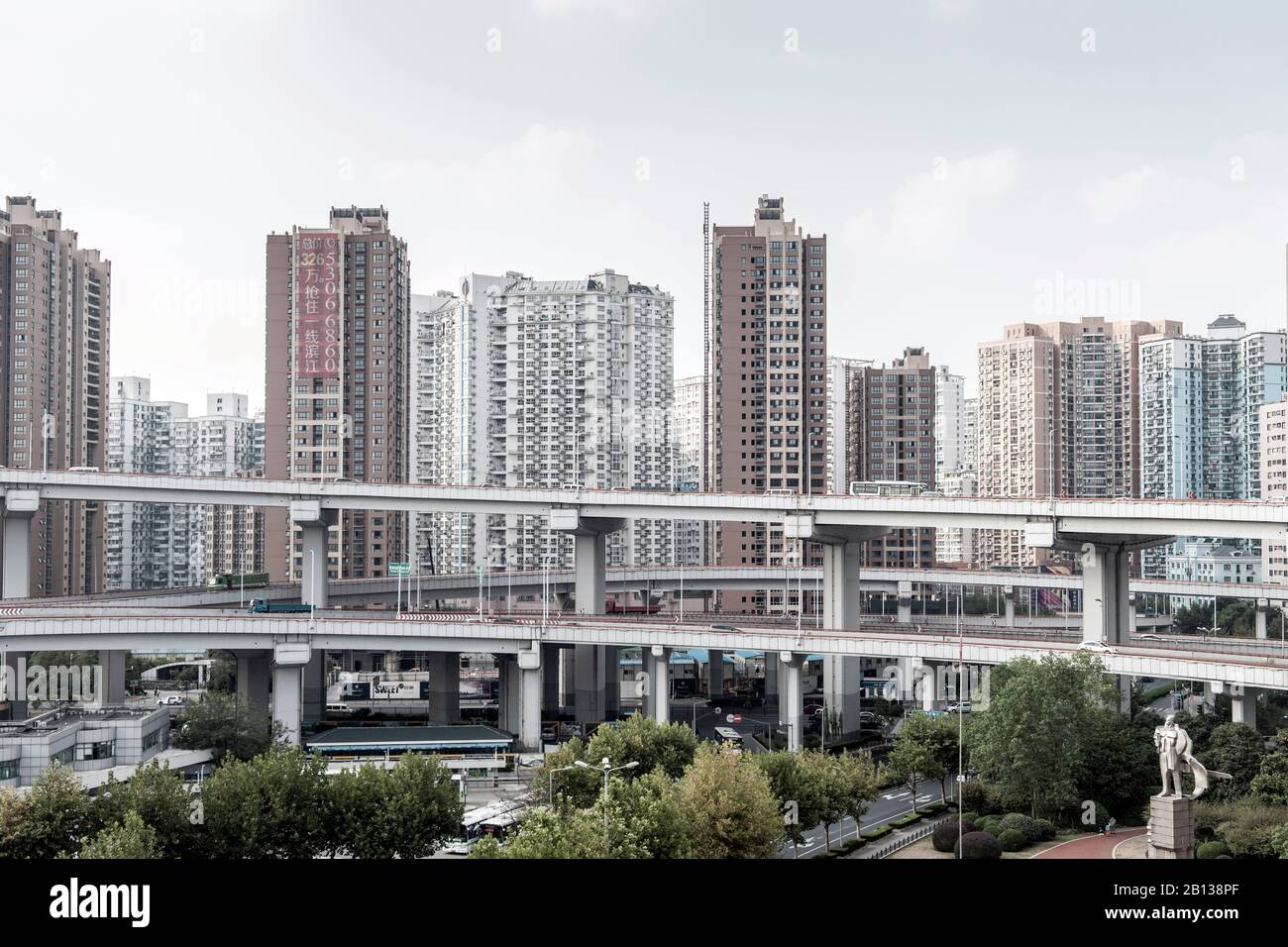 Nanpu bridge nanshi shanghai china hi-res stock photography and images ...