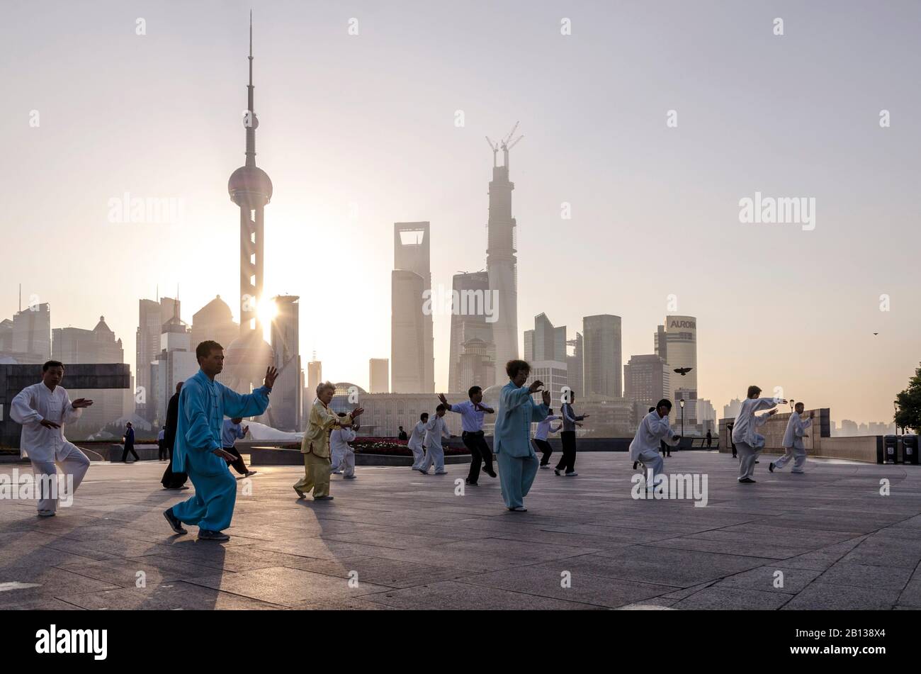 Tai Chi,promenade,the Bund,Shanghai,China Stock Photo - Alamy