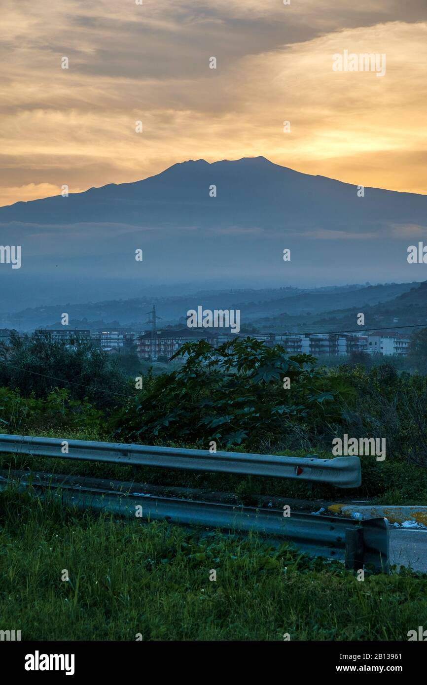 Mount vesuvius with clouds hi-res stock photography and images - Alamy