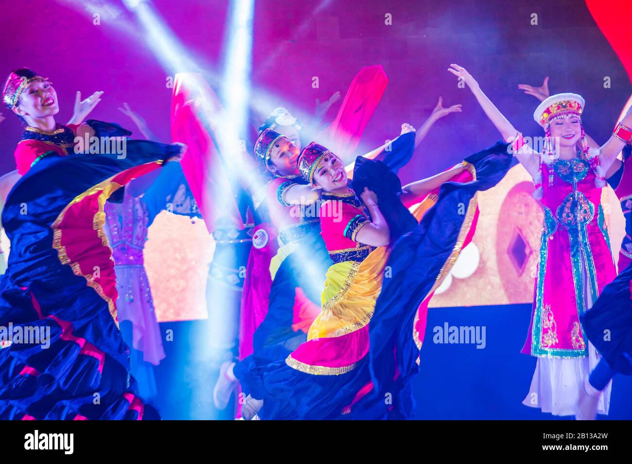 Chinese folk dance in Chinatown Manila the Philippines Stock Photo - Alamy