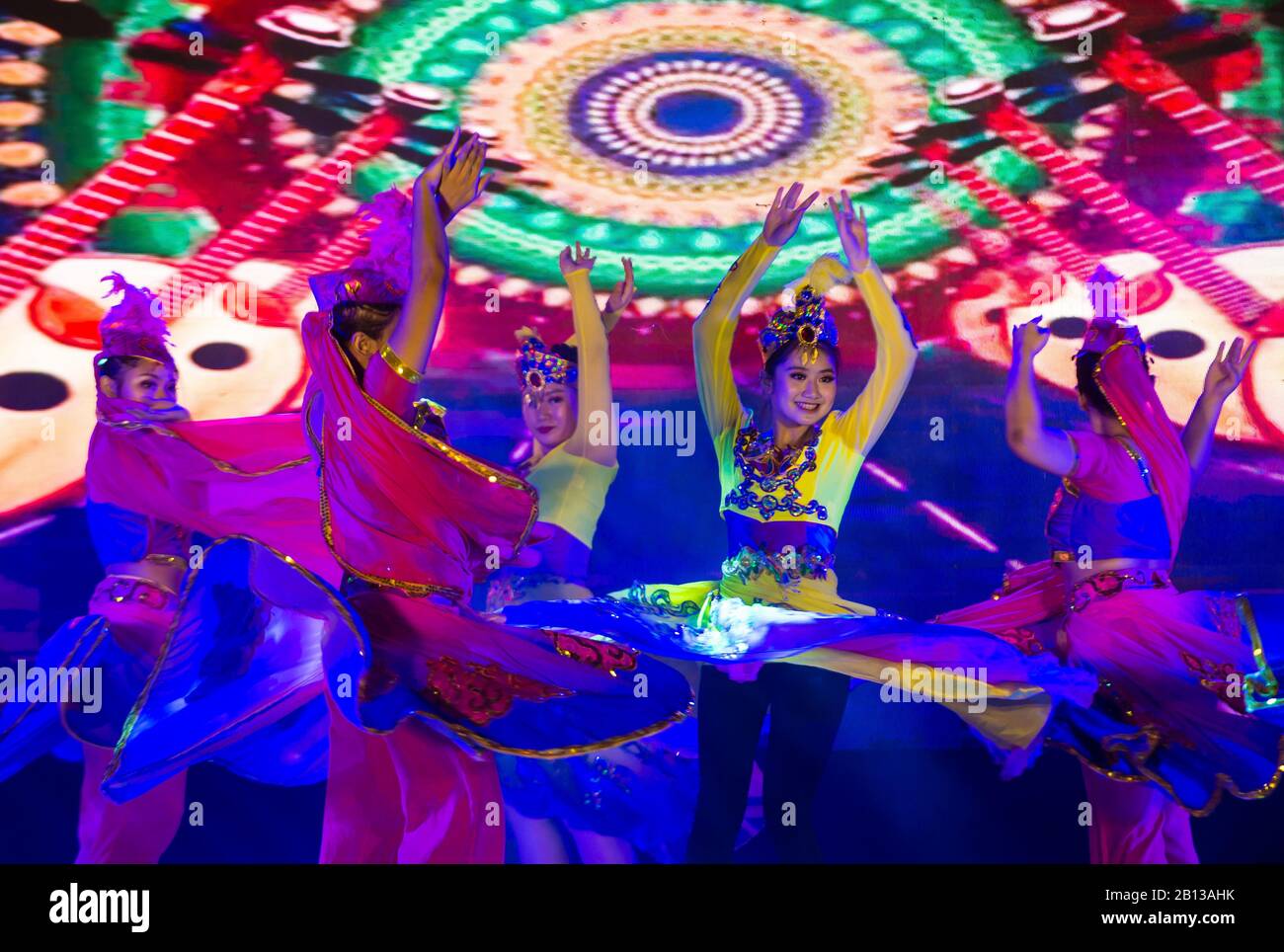 Chinese folk dance in Chinatown Manila the Philippines Stock Photo - Alamy