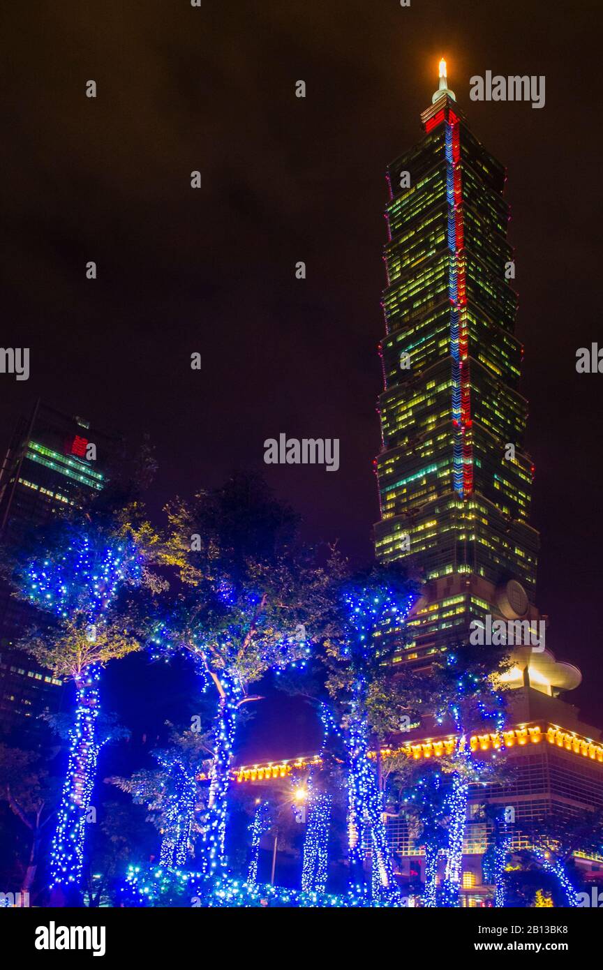 The Taipei 101 skyscraper in Taipei Taiwan Stock Photo - Alamy
