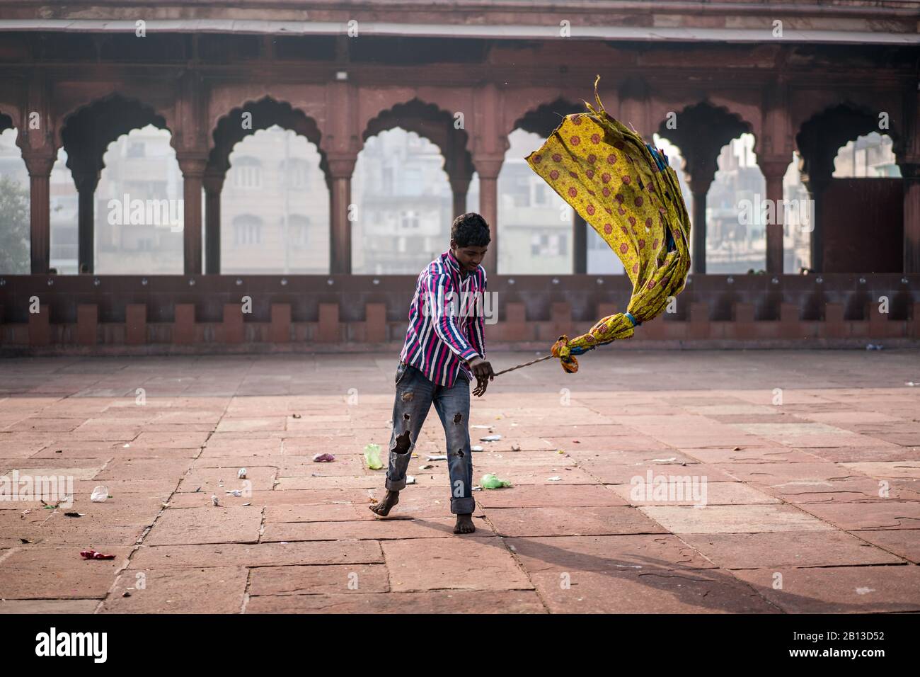 garbage man, Jama Masjid, India, Asia Stock Photo - Alamy
