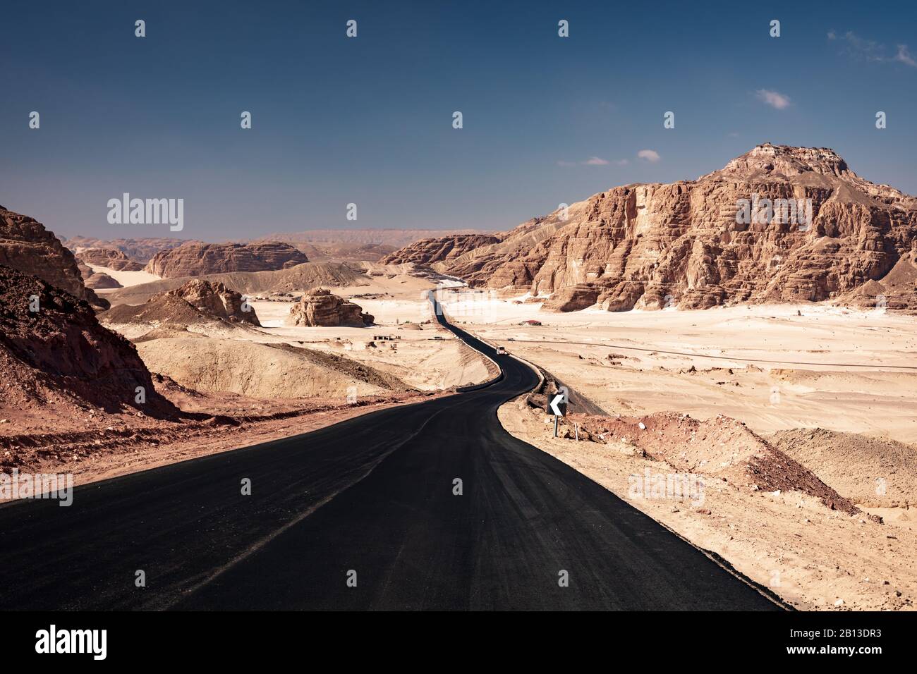 Desert nomad sinai egypt landscape hi-res stock photography and images ...