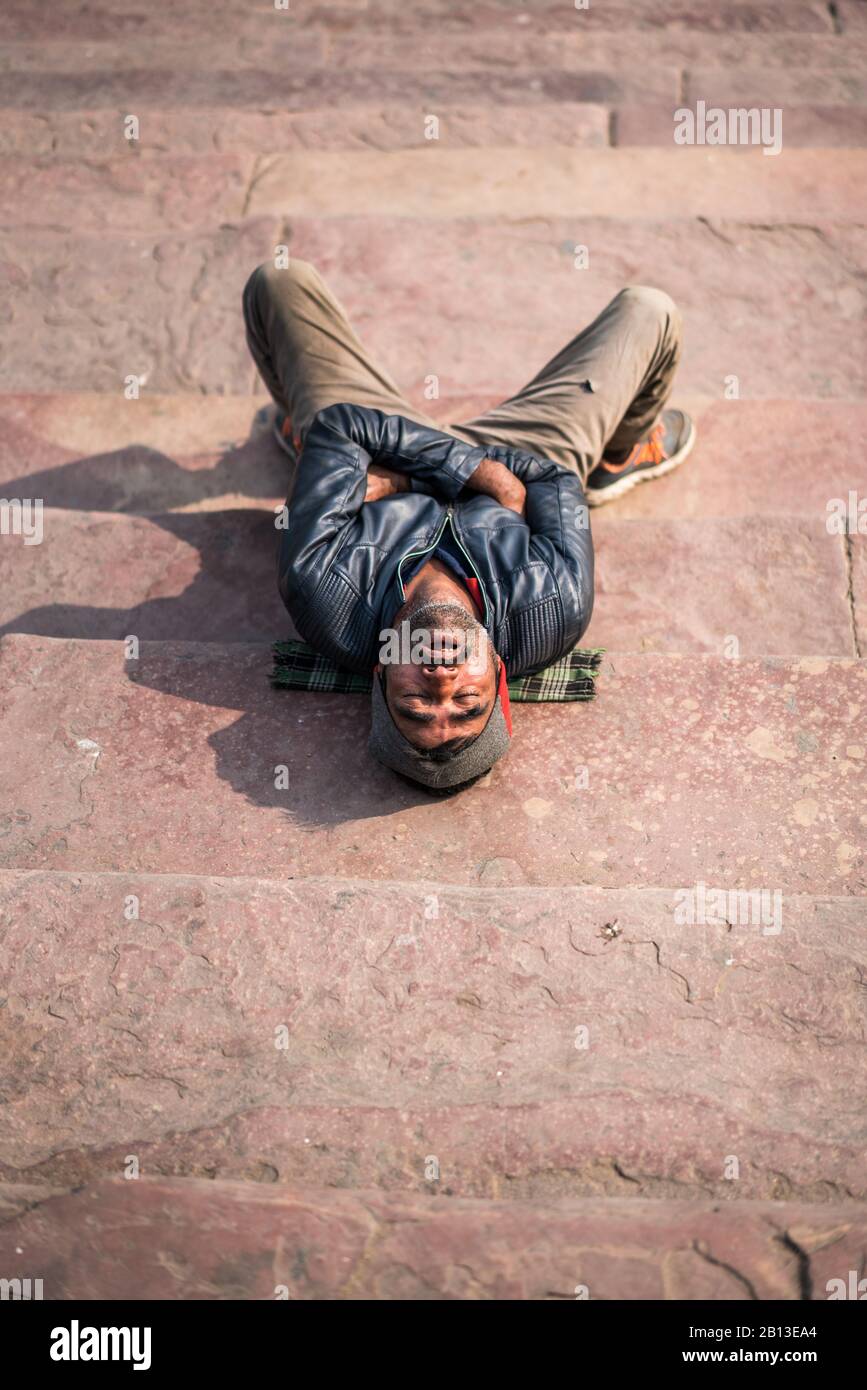 India overpopulation transport hi-res stock photography and images - Alamy