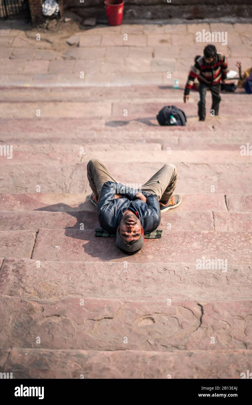 India overpopulation transport hi-res stock photography and images - Alamy