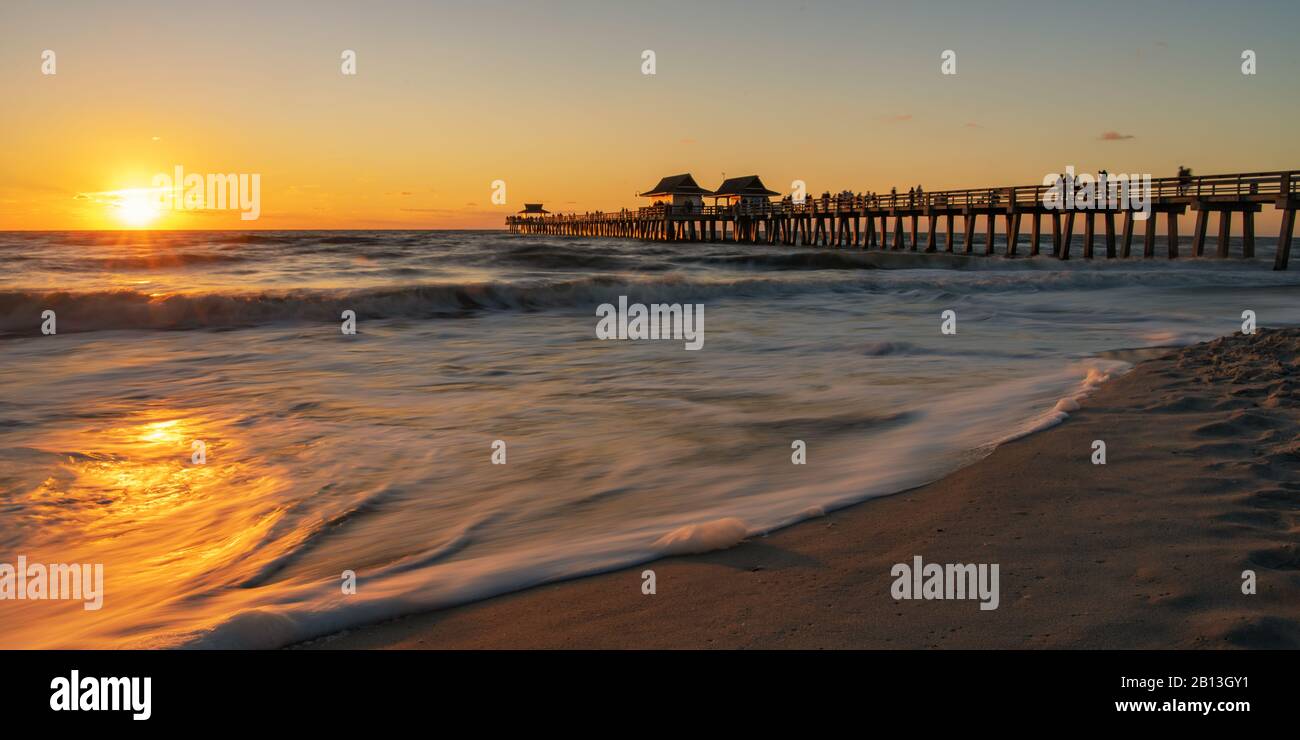 Old pier and naples and florida hi-res stock photography and images - Alamy