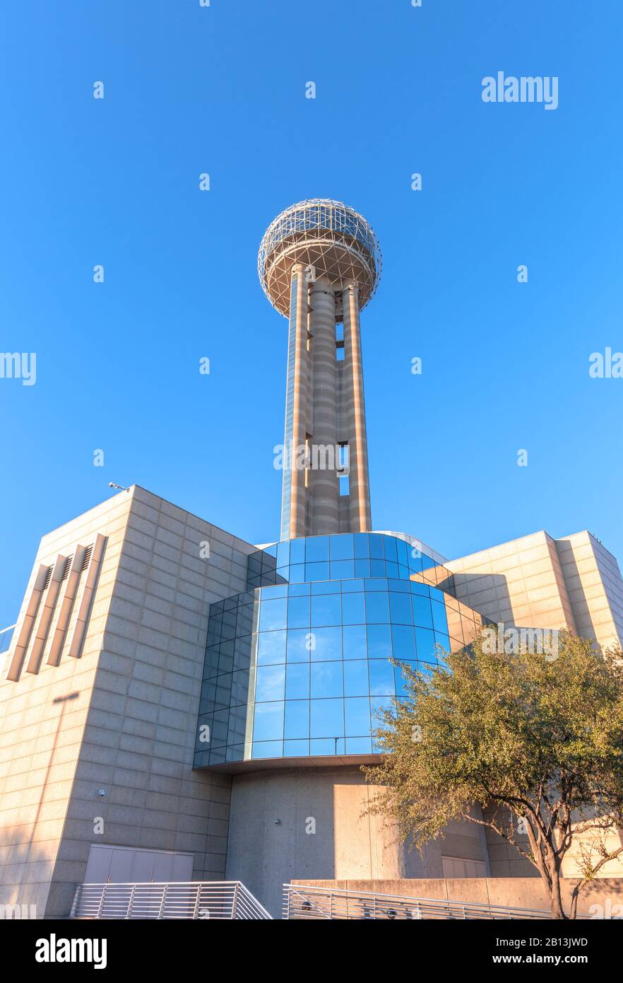 Downtown dallas architecture hi-res stock photography and images - Alamy