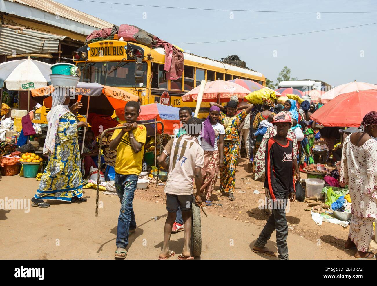 Guinea africa street hi-res stock photography and images - Alamy