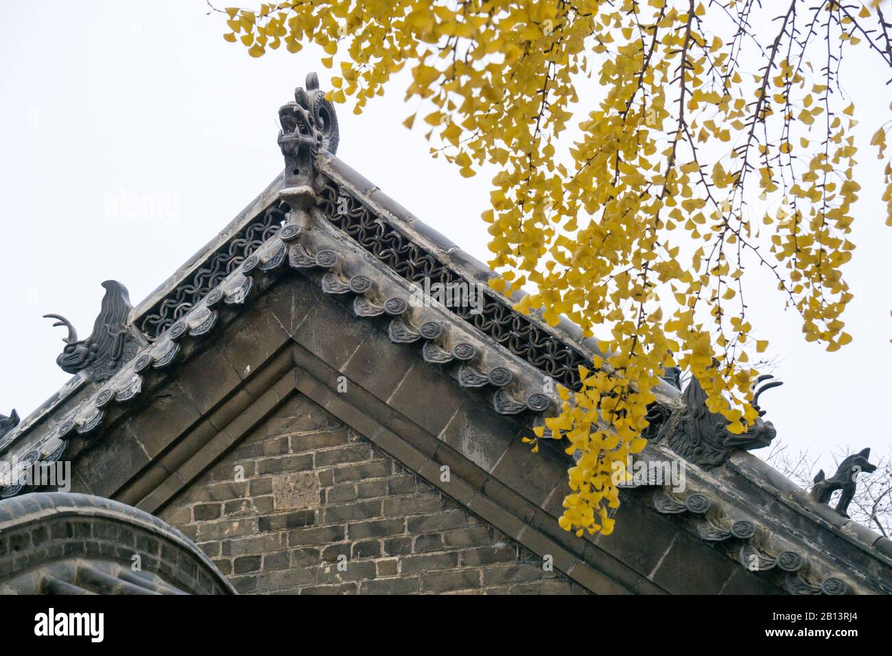 Fulaishan Dinglin Temple 4000-year-old ginkgo tree and ancient temple ...