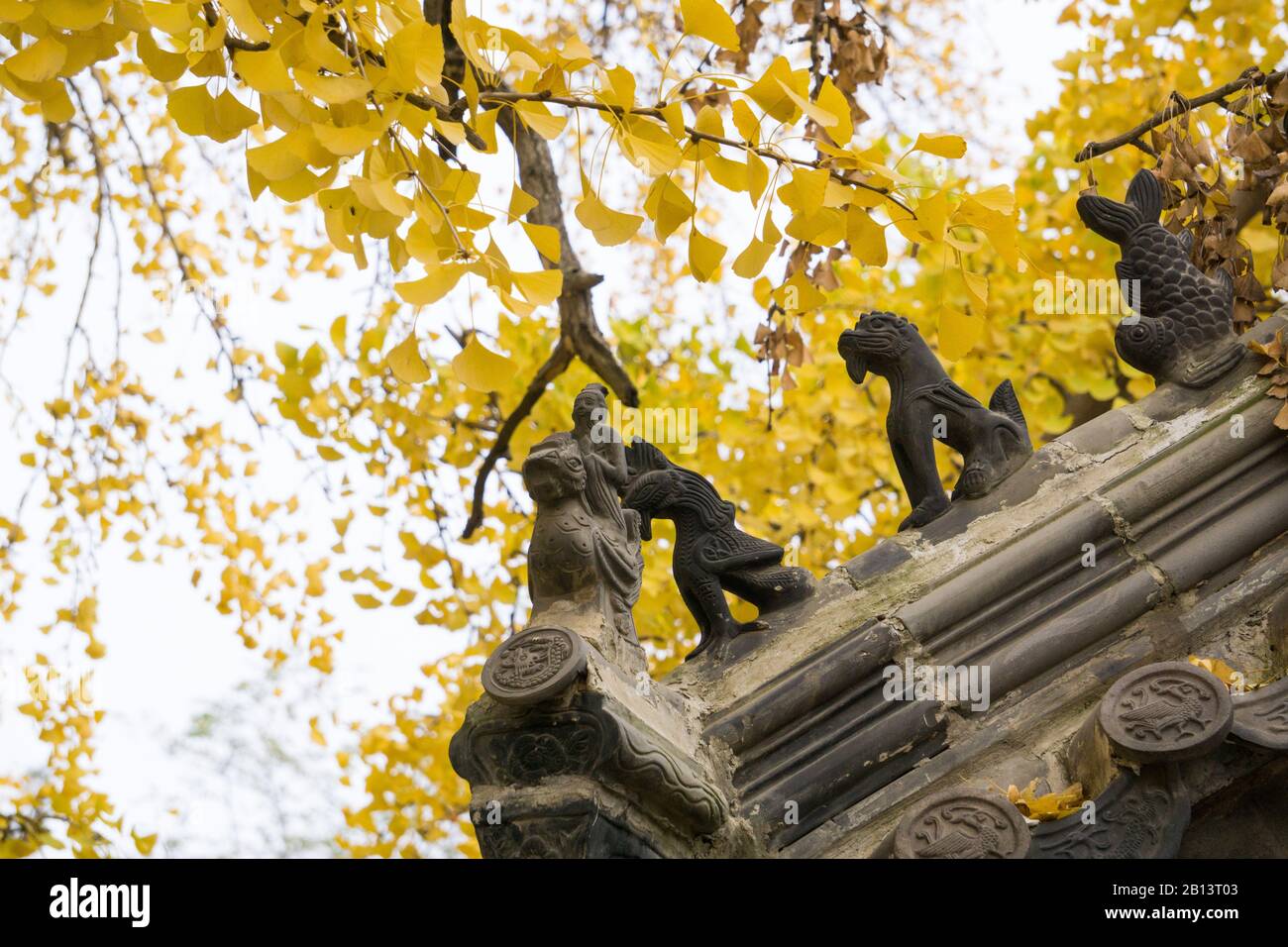 Fulaishan Dinglin Temple 4000-year-old ginkgo tree and ancient temple ...