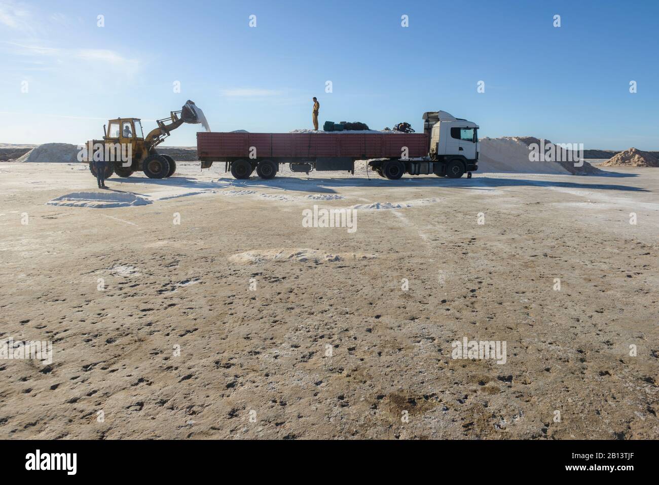 Salt truck load hi-res stock photography and images - Alamy
