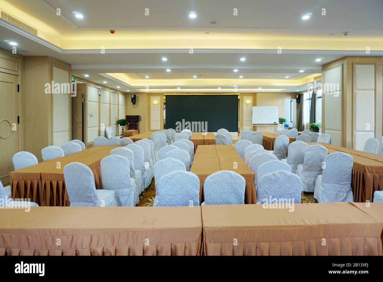 A modern, small conference room with no one Stock Photo - Alamy