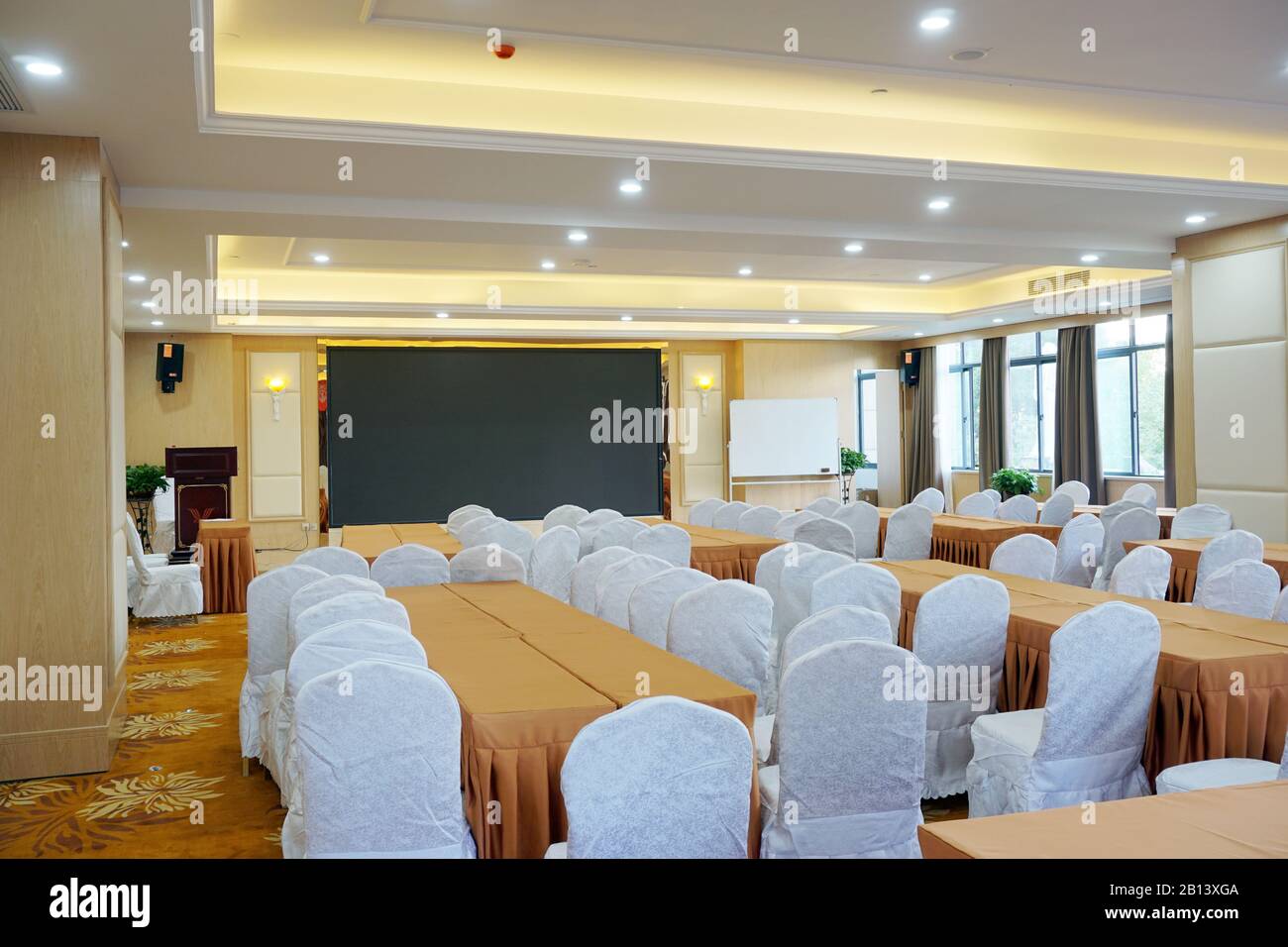 A modern, small conference room with no one Stock Photo - Alamy