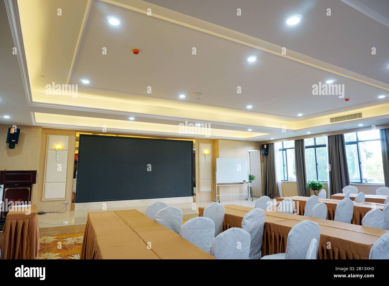 A modern, small conference room with no one Stock Photo - Alamy