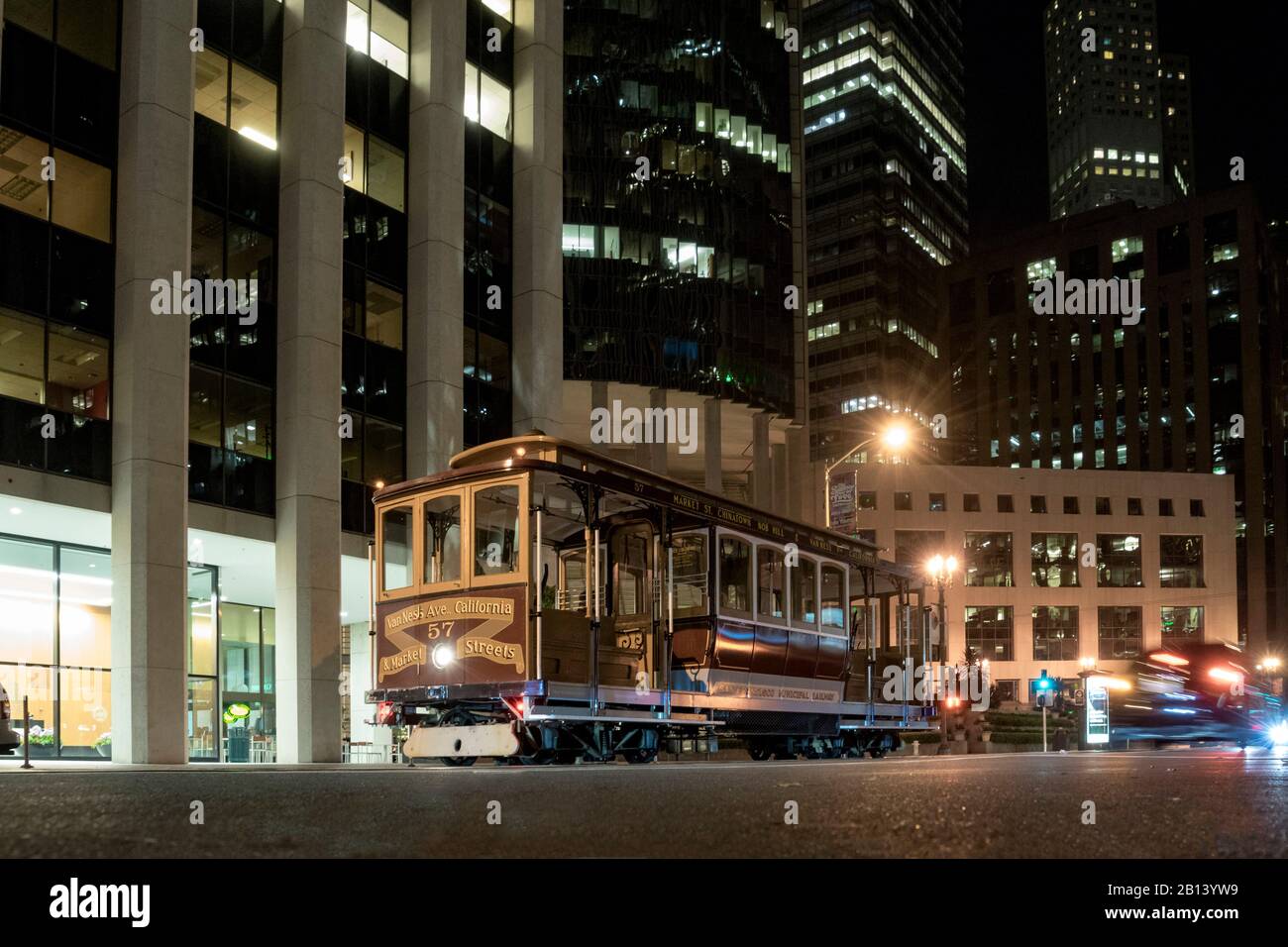 Cable car downtown san francisco hi-res stock photography and images ...