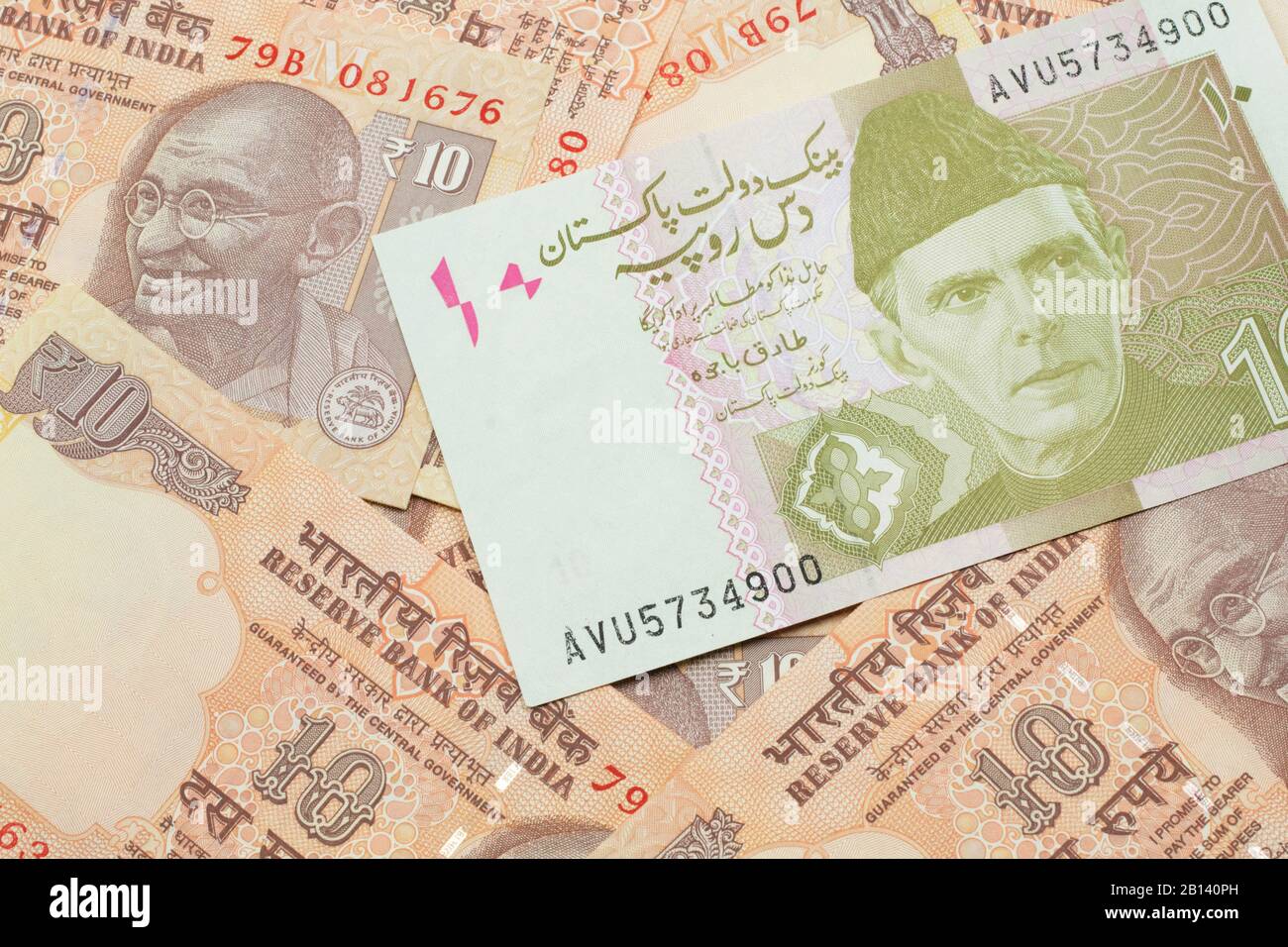 Pakistani rupee notes hi-res stock photography and images - Alamy