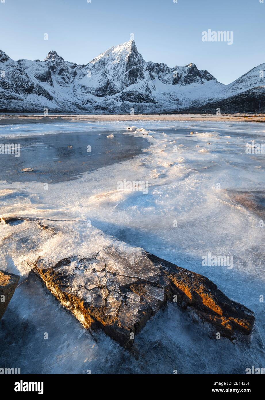 Rock fragments hi-res stock photography and images - Alamy