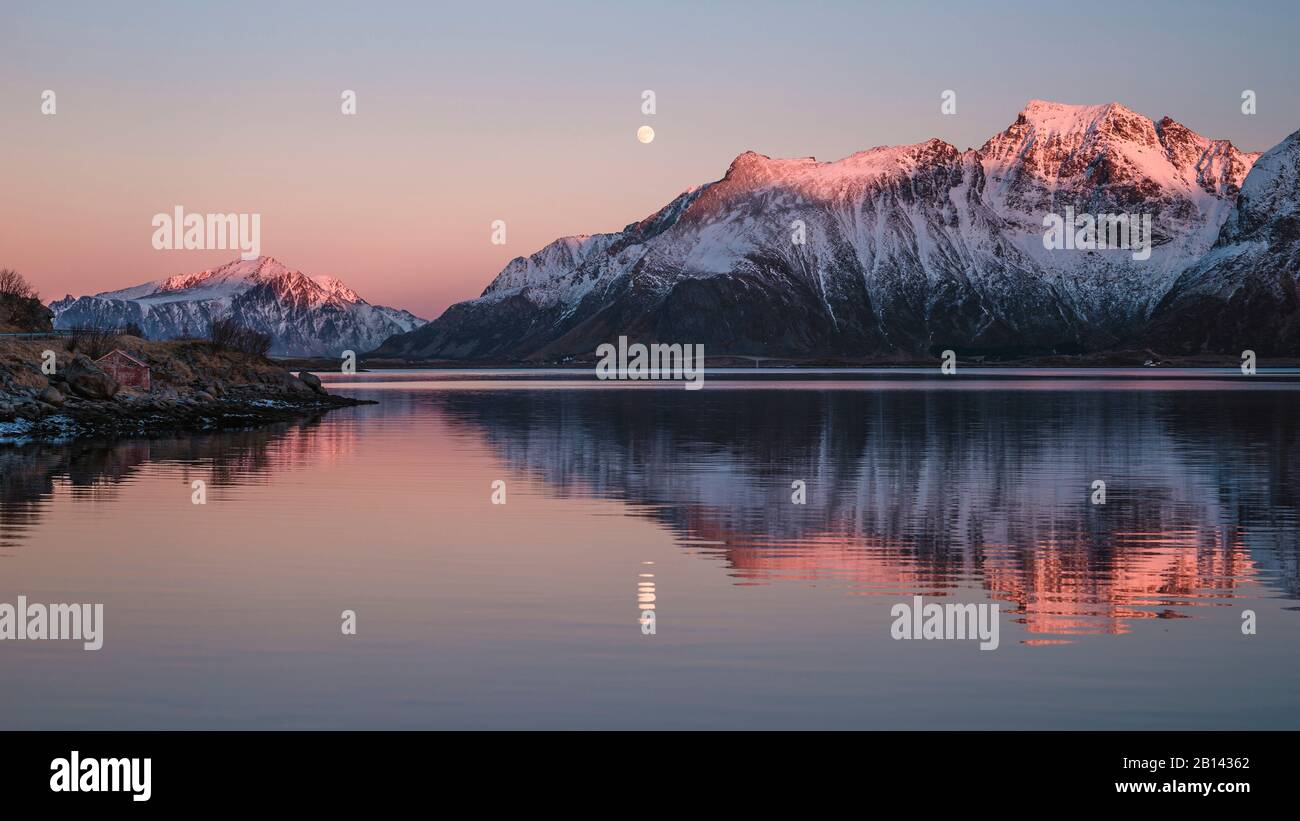 Rain full moon hi-res stock photography and images - Alamy