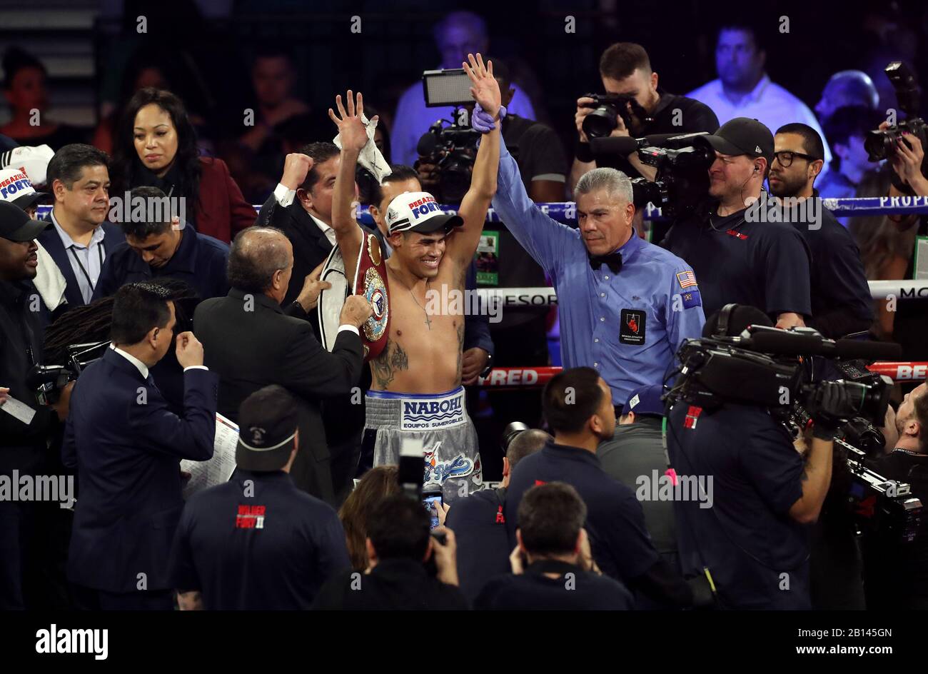 Emanuel Navarette celebrates retaining the World boxing Organisation ...
