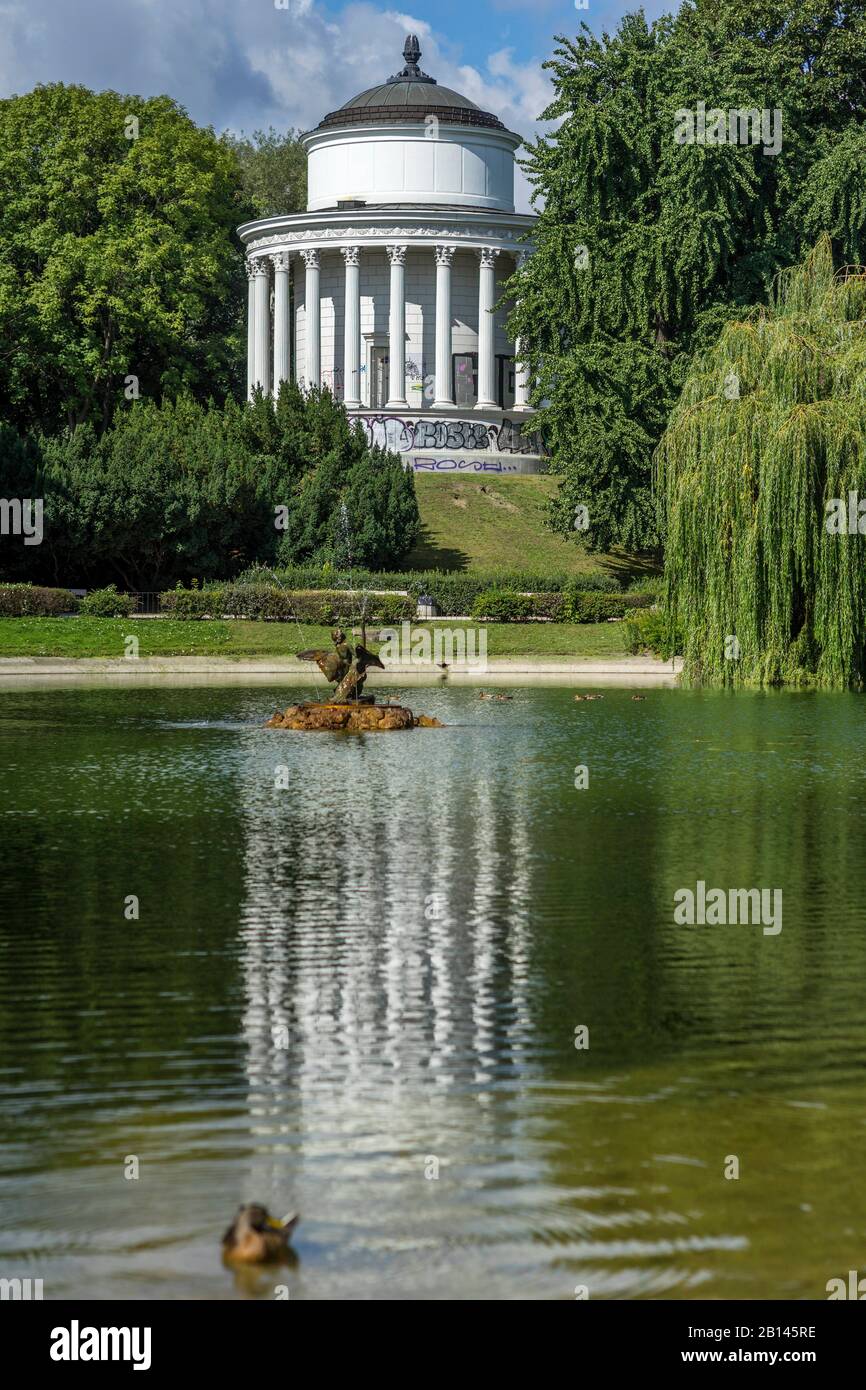 Warsaw water fountains hi-res stock photography and images - Alamy