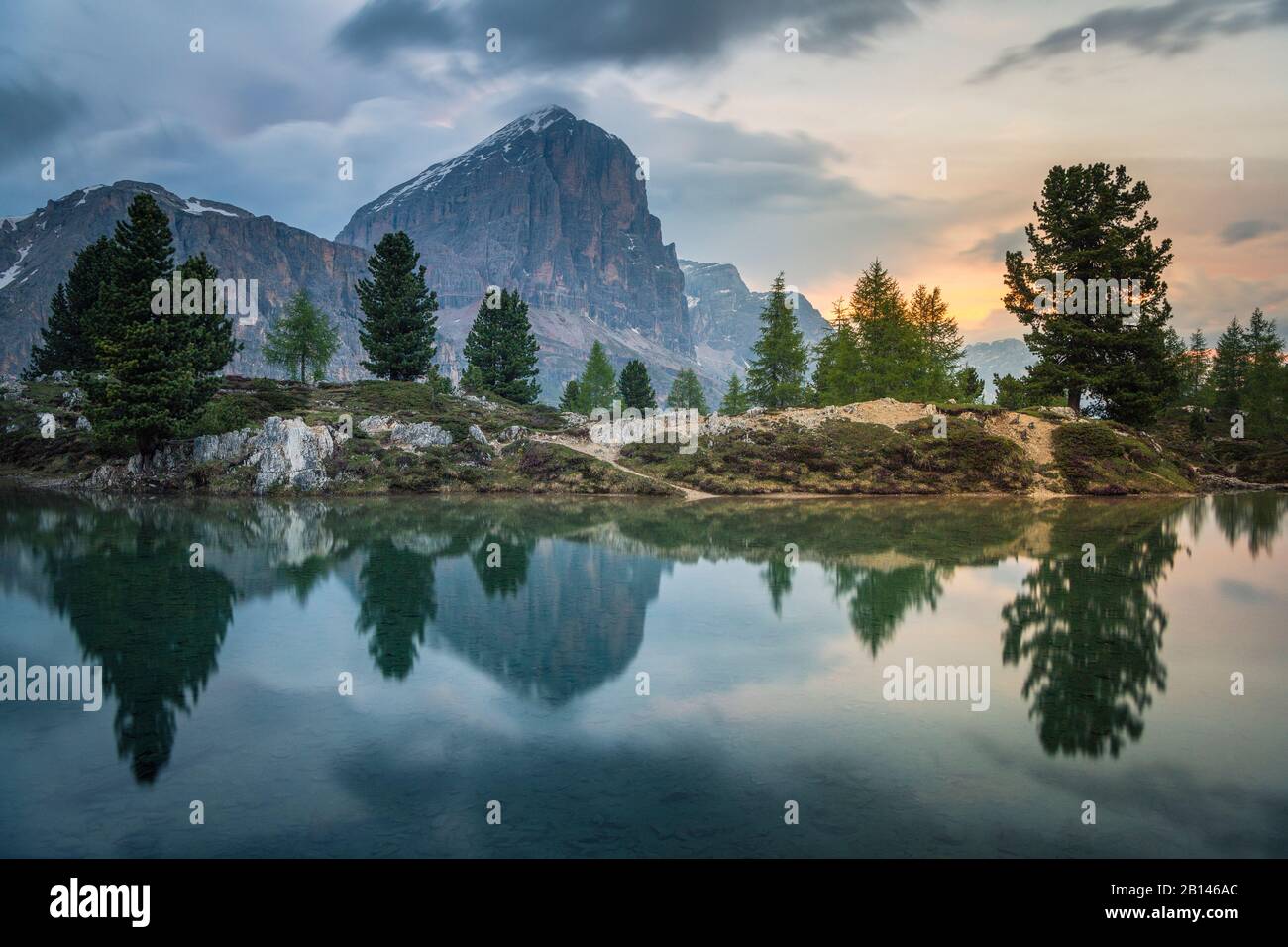Sunset with view of Lago di Limides and the Tofane, Dolomites, Italy ...