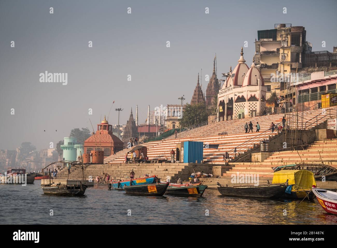 Pilgrims on the bank of the river Ganga, Varanasi, India, Asia Stock ...